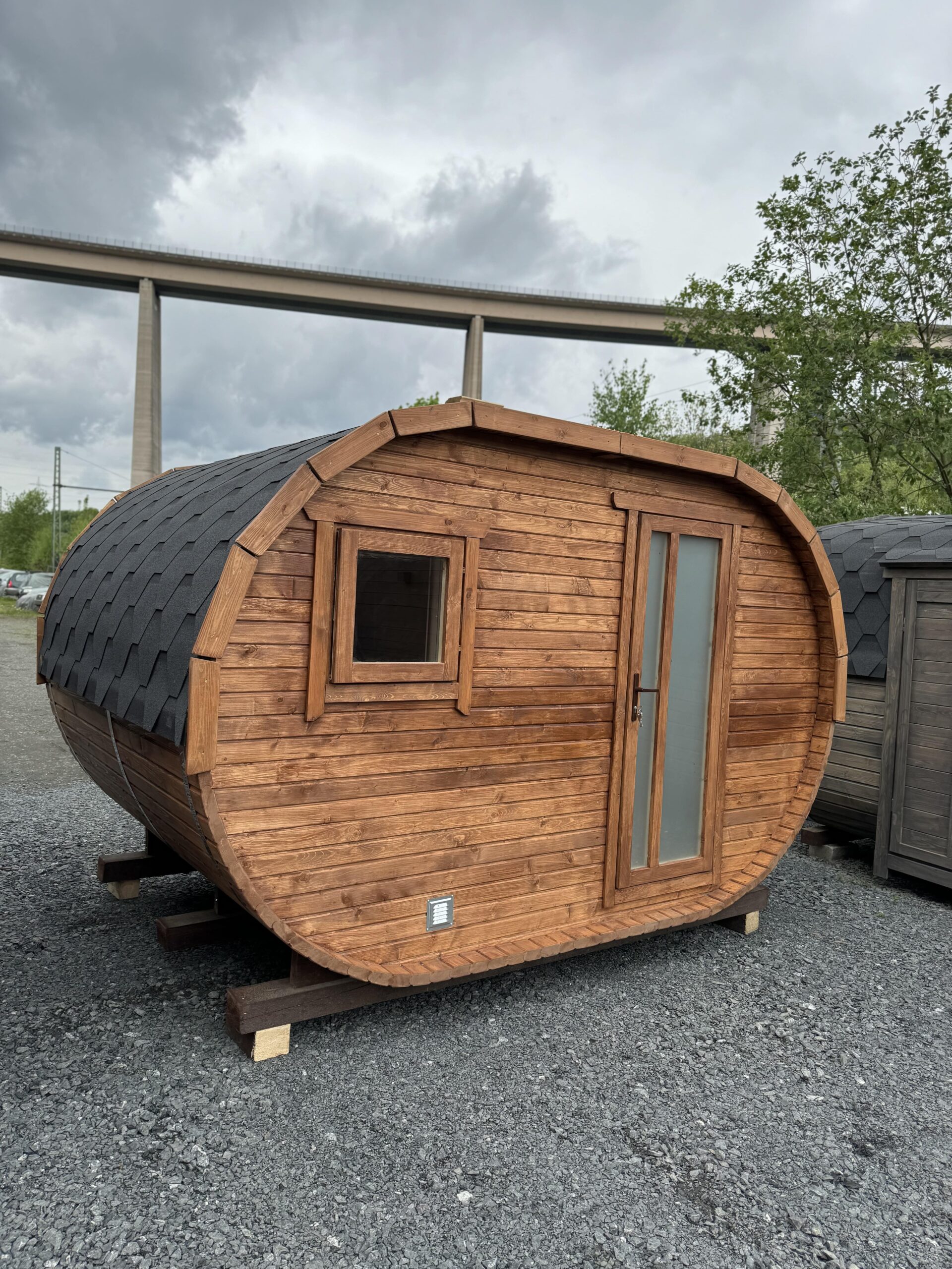 Entspannung pur: Ovalsauna aus Fichtenholz für Ihr Zuhause